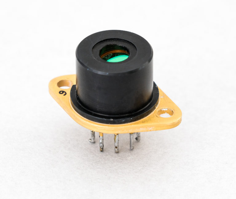 Packaging in TO3 housing – Alpes Lasers